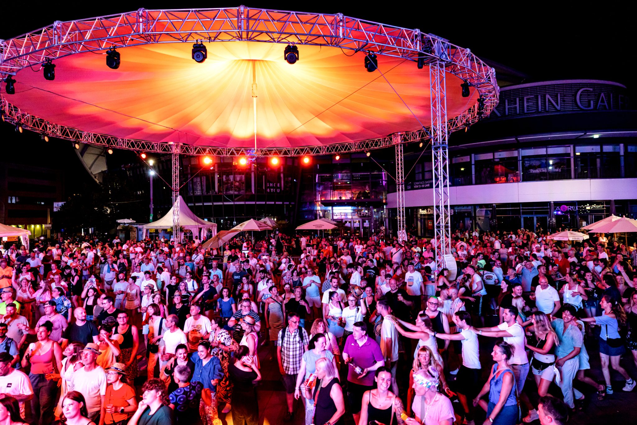 Rheinuferfest 2026 trotzt extremer Hitze - Lukom